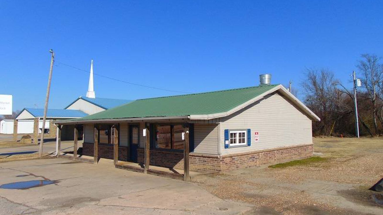 1212 North Kentucky, Panama, OK 74951 | Crexi.com