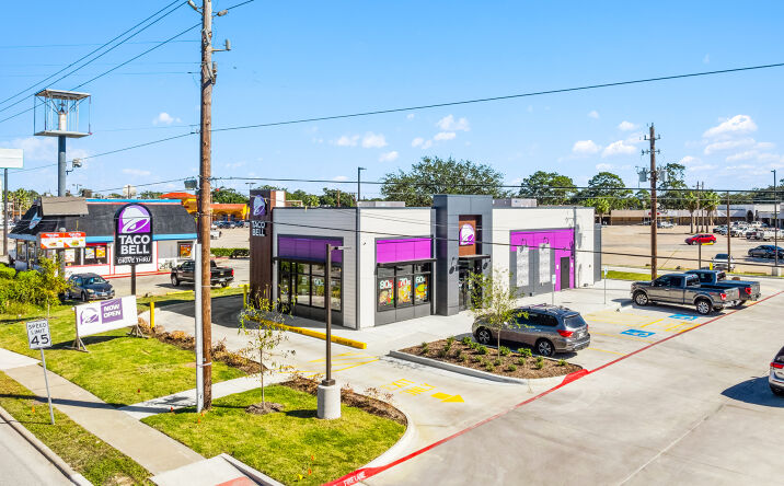 2206 N ALEXANDER DR Baytown TX 77520-3400 APN: 0410740020053 | Crexi.com