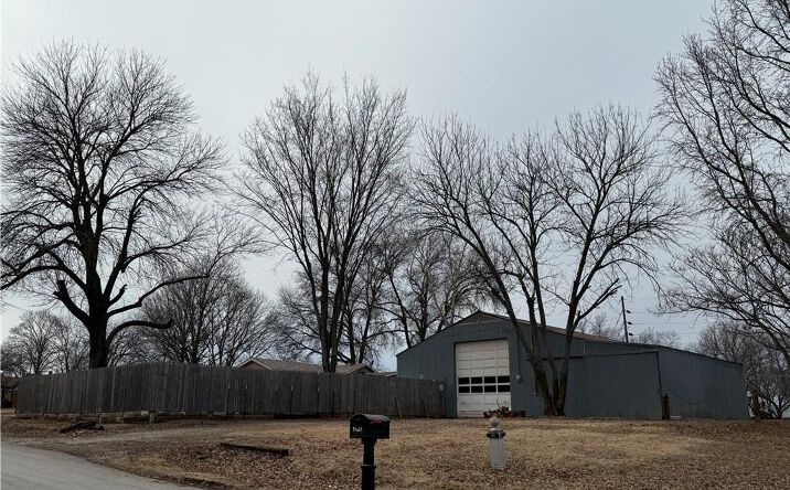 31395 Old KC Road, Paola, KS 66071 | Crexi.com