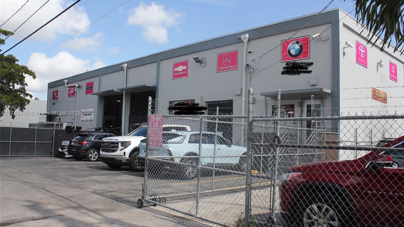 AUTO BODY SHOP, Doral, FL 33166 | Crexi.com