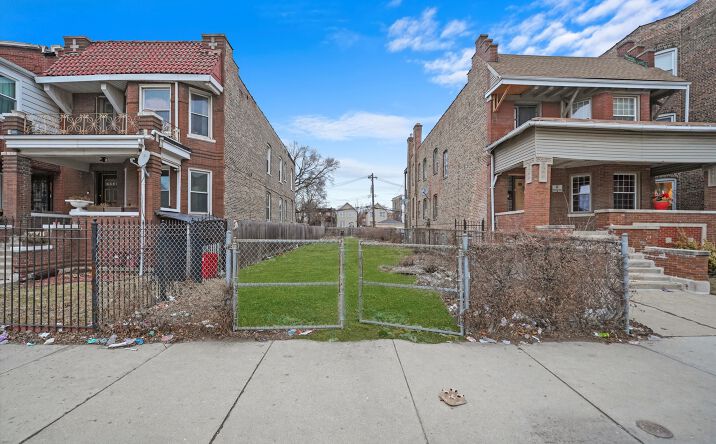4111 W Monroe Street, Chicago, IL 60624 | Crexi.com