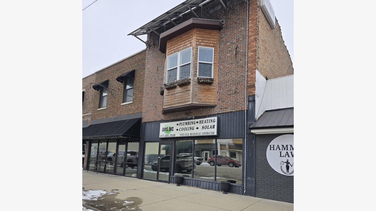 217 E Main St, Clinton, IL 61727 | Crexi.com