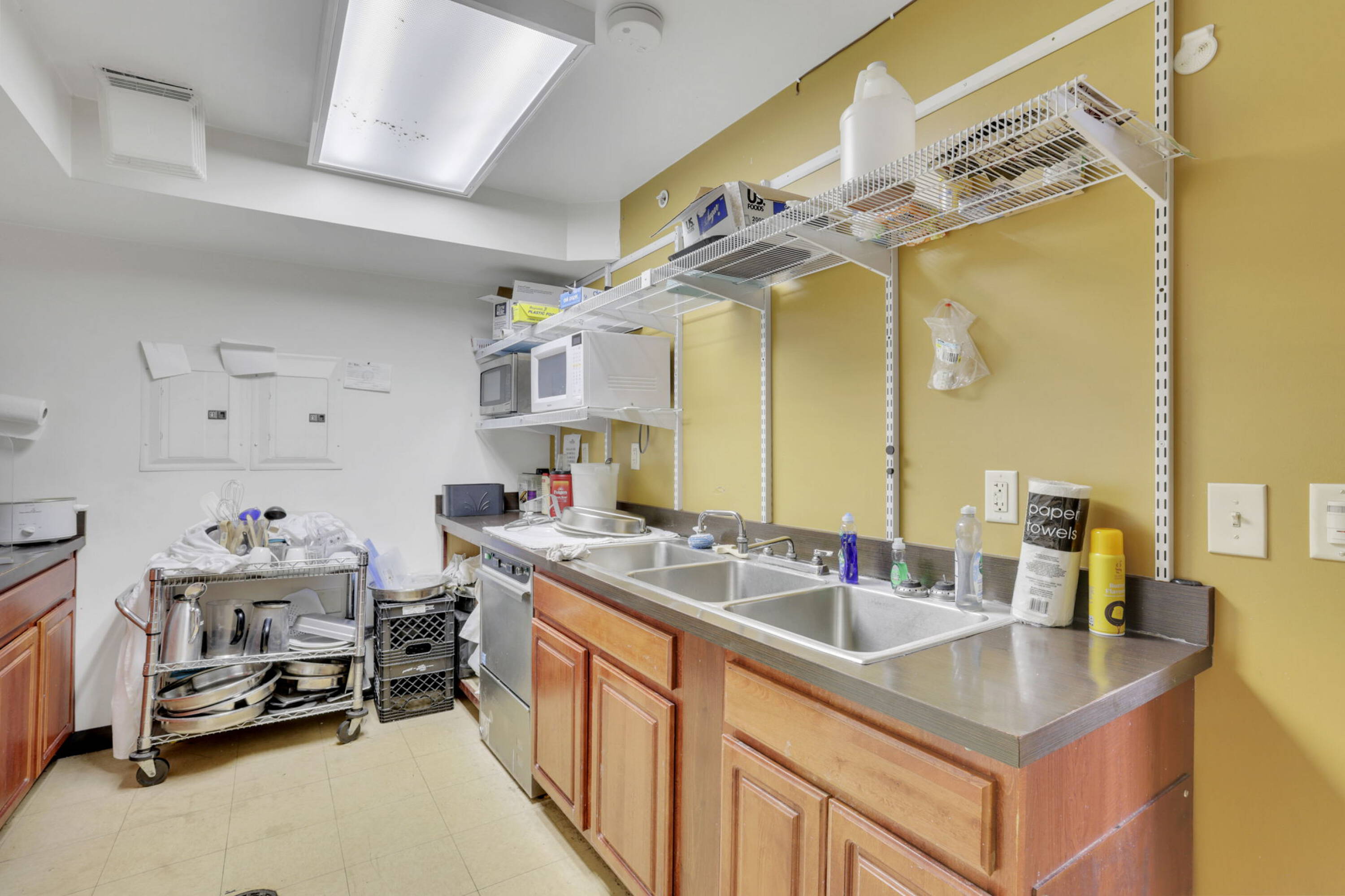 11180 DOWLIN DR Sharonville OH 45241-1836 APN: 06080015002100 | Crexi.com
