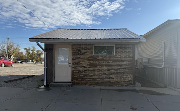 110 N Oak Street, Richland, IA 52585 | Crexi.com