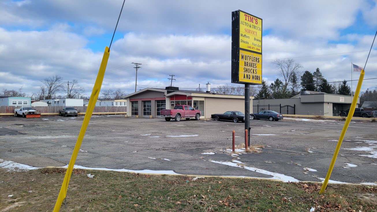 22412 Middlebelt Rd, Farmington Hills, MI 48336 | Crexi.com