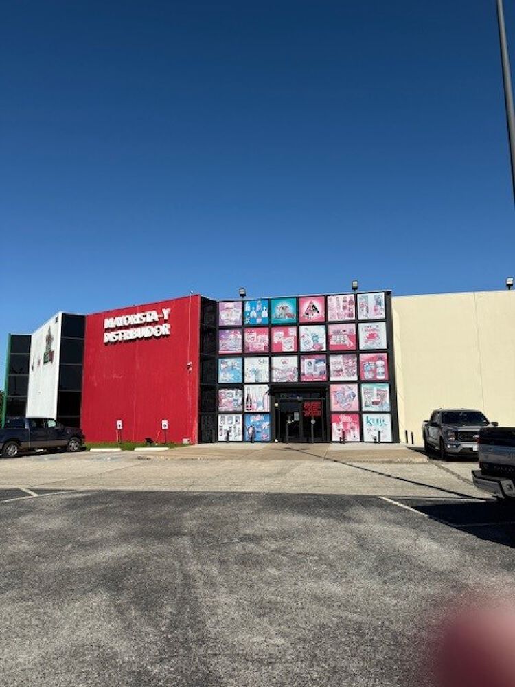 7400 North Fwy, Houston, TX 77076 | Crexi.com
