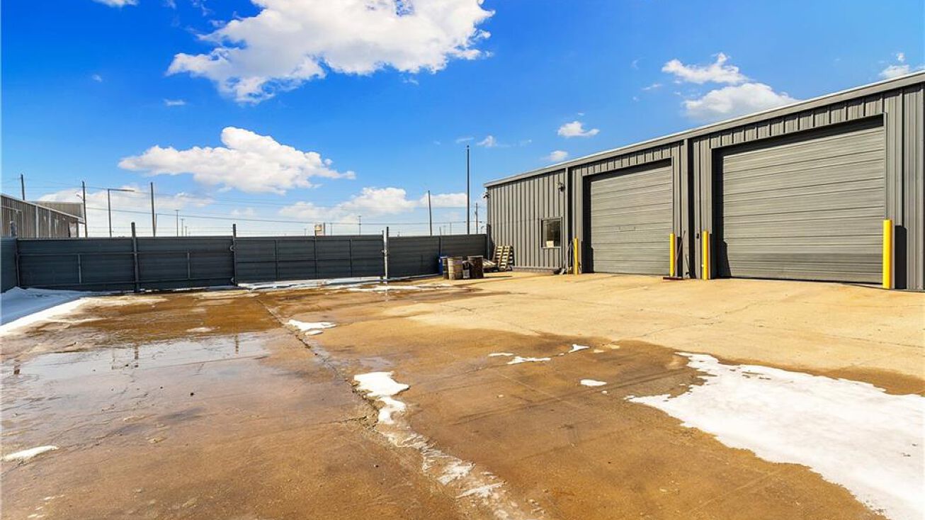 2105 S Thompson St, Springdale, AR 72764 | Crexi.com