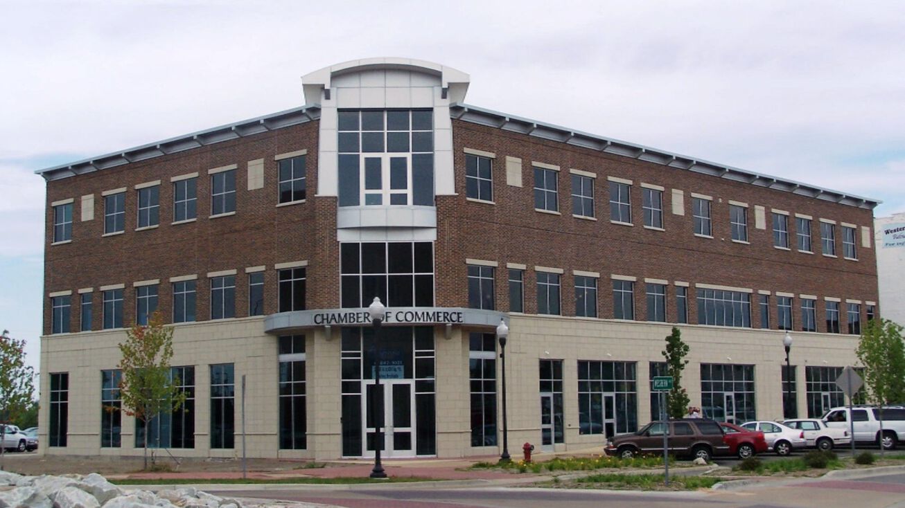 380 W Western Avenue, Units 1 & 2, Muskegon, MI 49440 | Crexi.com