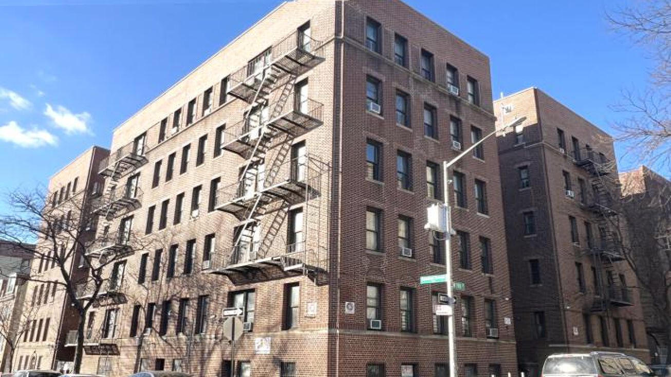 60 W 190th St, The Bronx, NY 10468 | Crexi.com