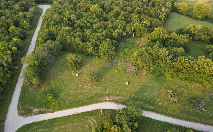 11 & 12 Countryside Circle, Otterville, MO 65348 | Crexi.com