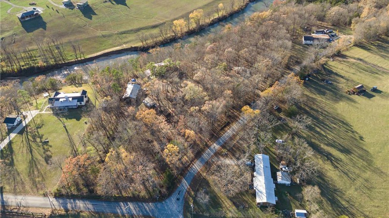 1387 Co Rd 306, Berryville, AR 72616 | Crexi.com