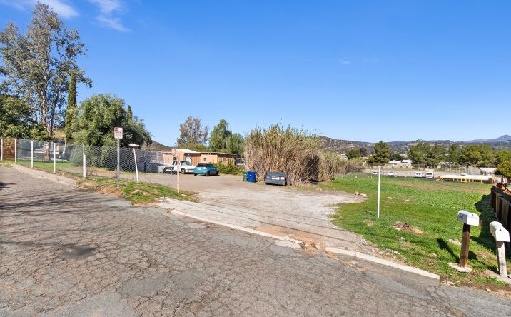 11816 Waterhill Rd, Lakeside, CA 92040 | Crexi.com