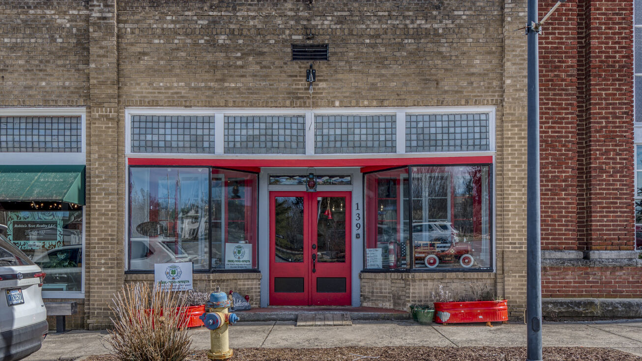 139 Town Square St, Glade Spring, VA 24340 | Crexi.com