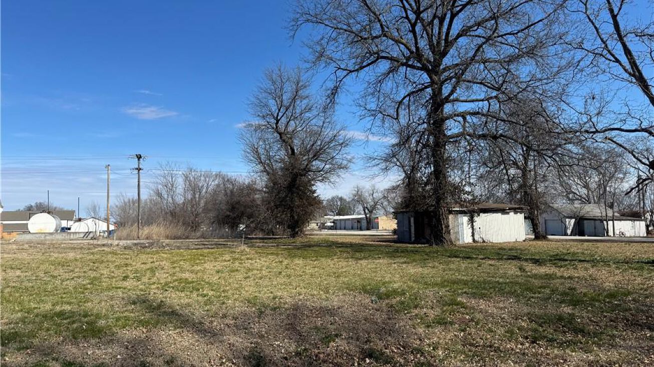 205 E Pine Street, Weir, KS 66781 | Crexi.com