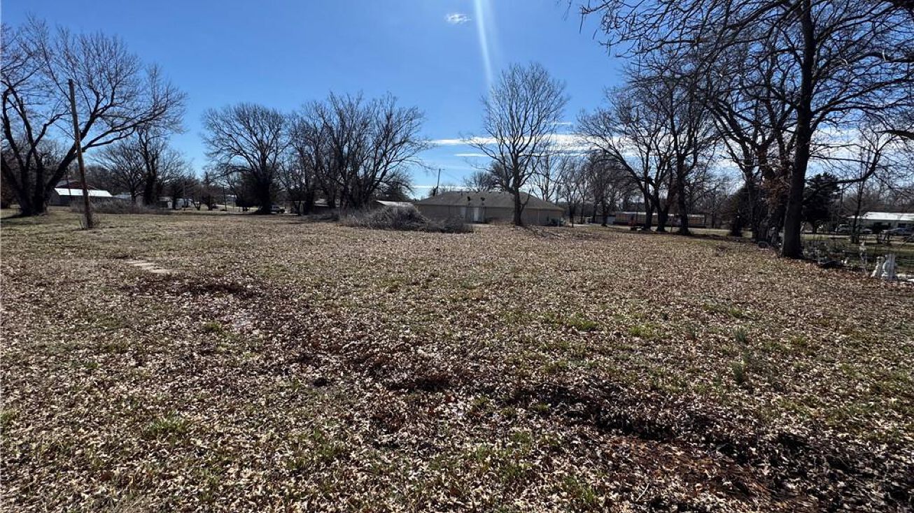 604,608,00 W pine Street, Weir, KS 66781 | Crexi.com