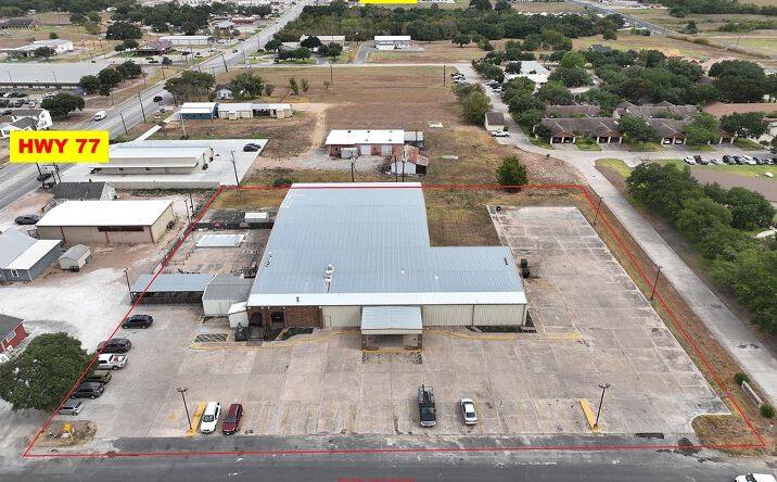 233 College St, Schulenburg, TX 78956 | Crexi.com