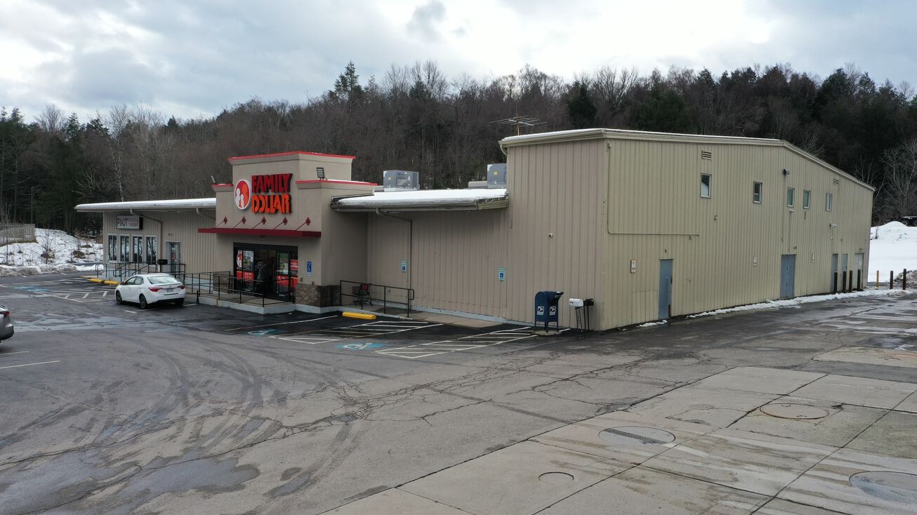 208 S Main St, Moscow, PA 18444 | Crexi.com