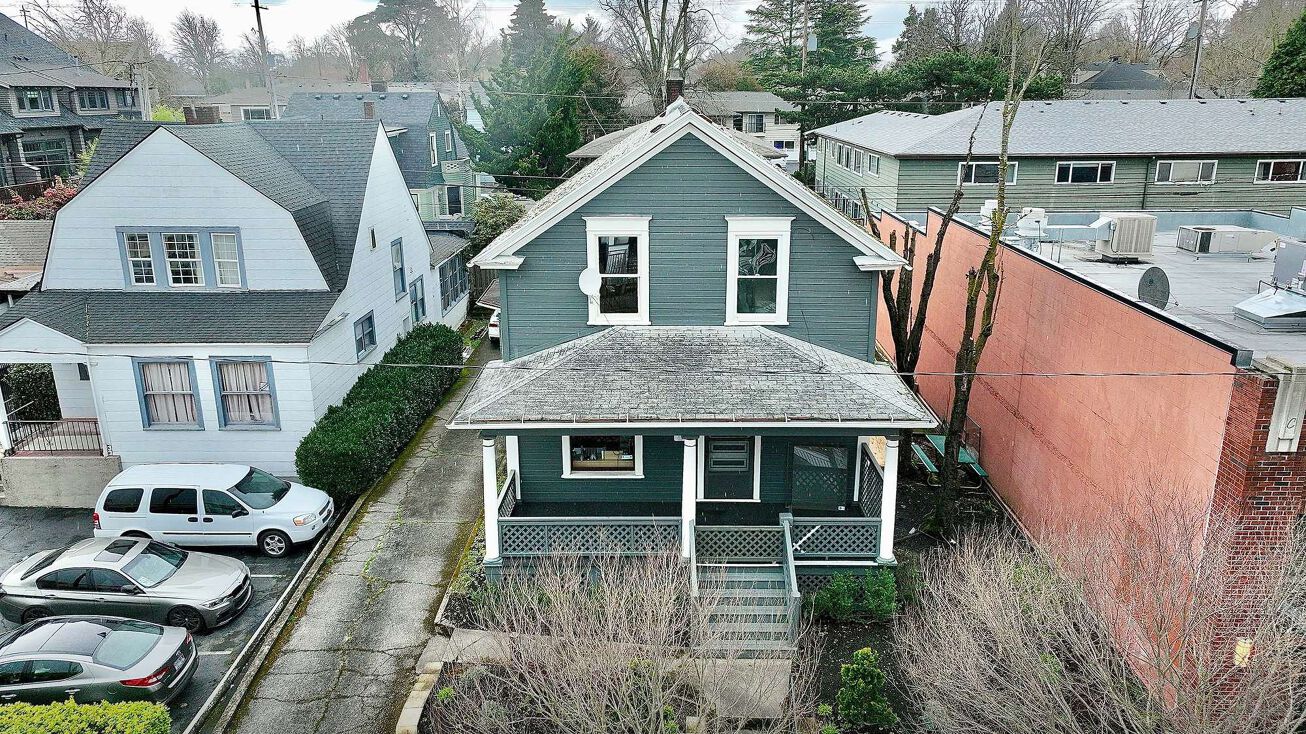 1737 NE Broadway St, Portland, OR 97232 | Crexi.com