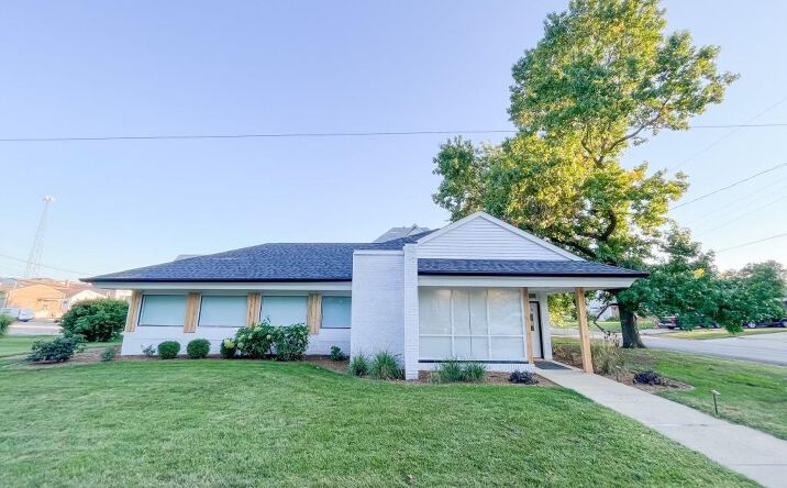 107 W ANN Street, Roanoke, IL 61561 | Crexi.com