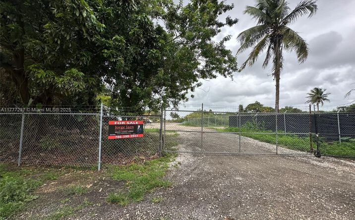 SW 122 Street, Unincorporated Dade County, FL 33196 | Crexi.com