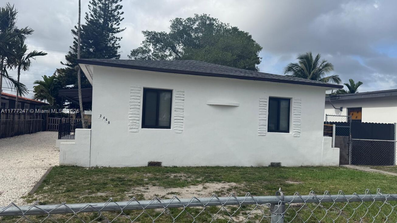 2469 NW 35th St, Miami, FL 33142 | Crexi.com