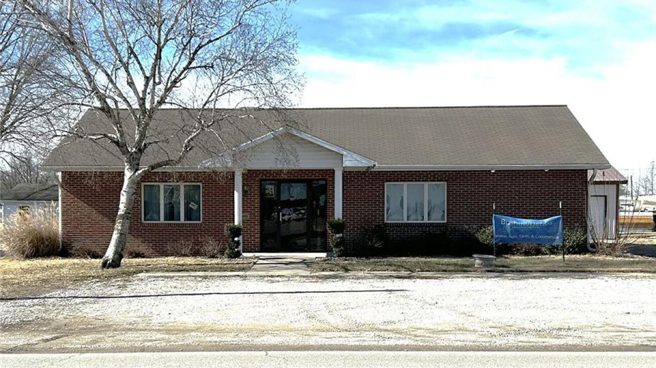 203 Pearl St, Teutopolis, IL 62467 | Crexi.com