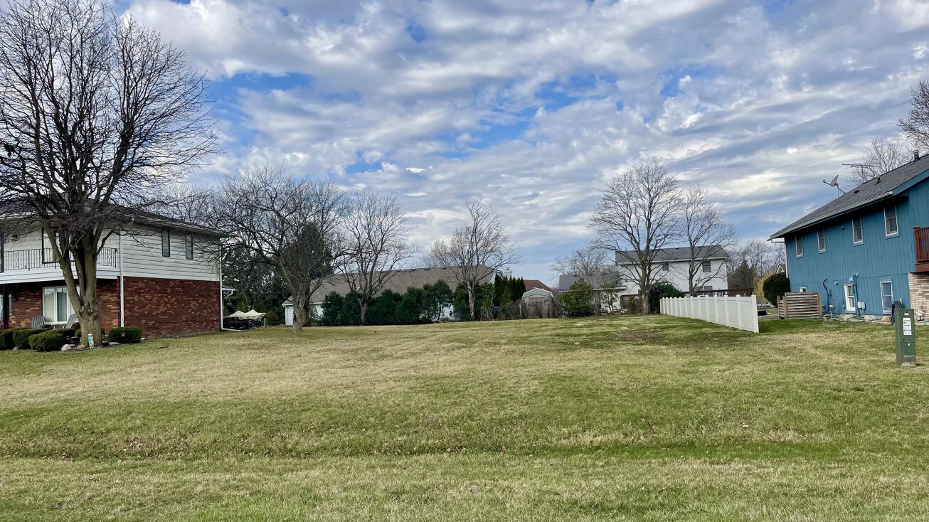 3391 W Lakeshore Drive, Crown Point, IN 46307 | Crexi.com