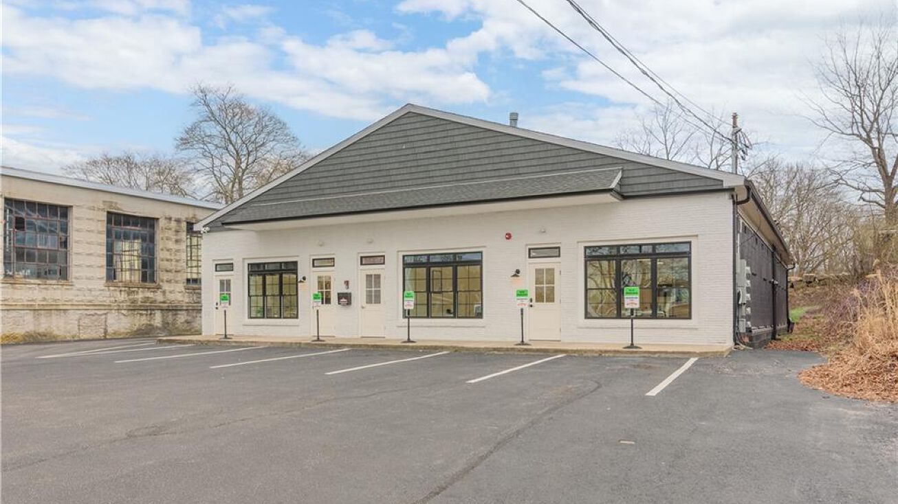 29 Railroad Avenue, Westerly, RI 02891 | Crexi.com