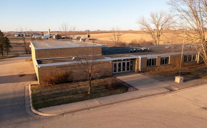 325 1st Ave SE, Altura, MN 55910 | Crexi.com