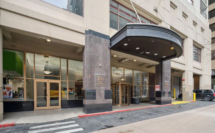 111 N Wabash Ave, Chicago, IL 60602 | Crexi.com