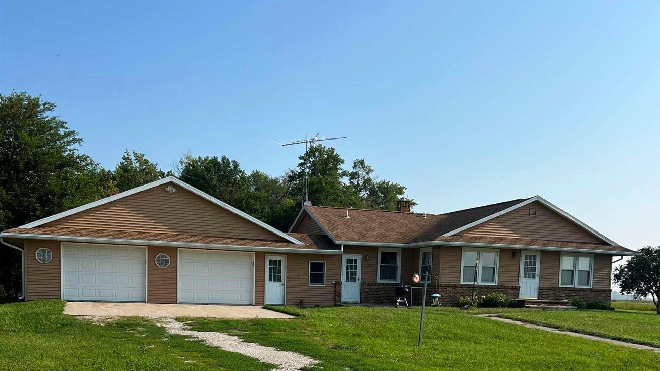 1045 Buchanan Avenue, Corwith, IA 50430 | Crexi.com