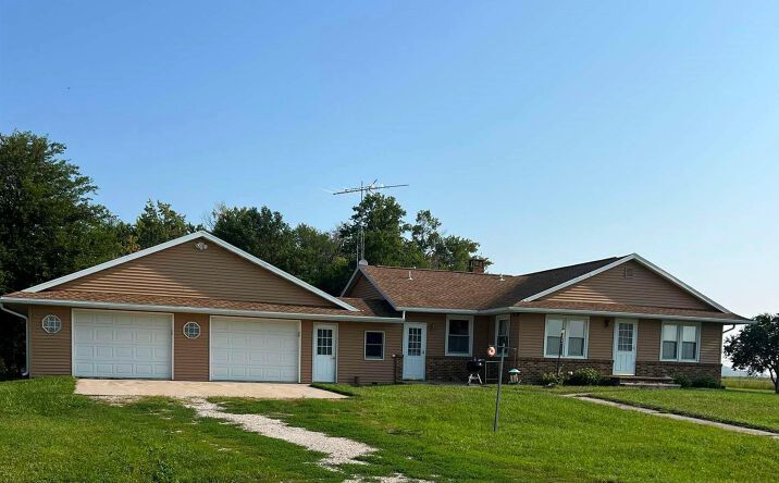 1045 Buchanan Avenue, Corwith, IA 50430 | Crexi.com