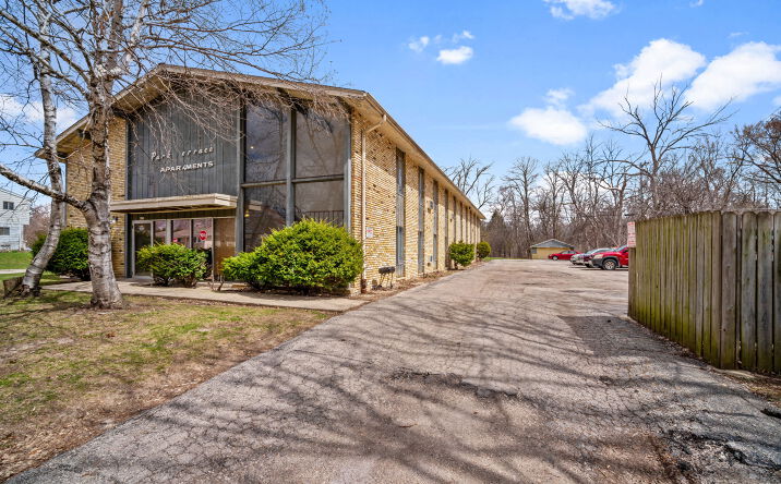 6272 N 101st St, Milwaukee, WI 53225 | Crexi.com