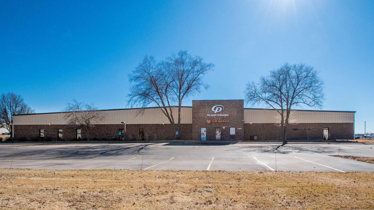 1805 Riverway Drive, Pekin, IL 61554 | Crexi.com