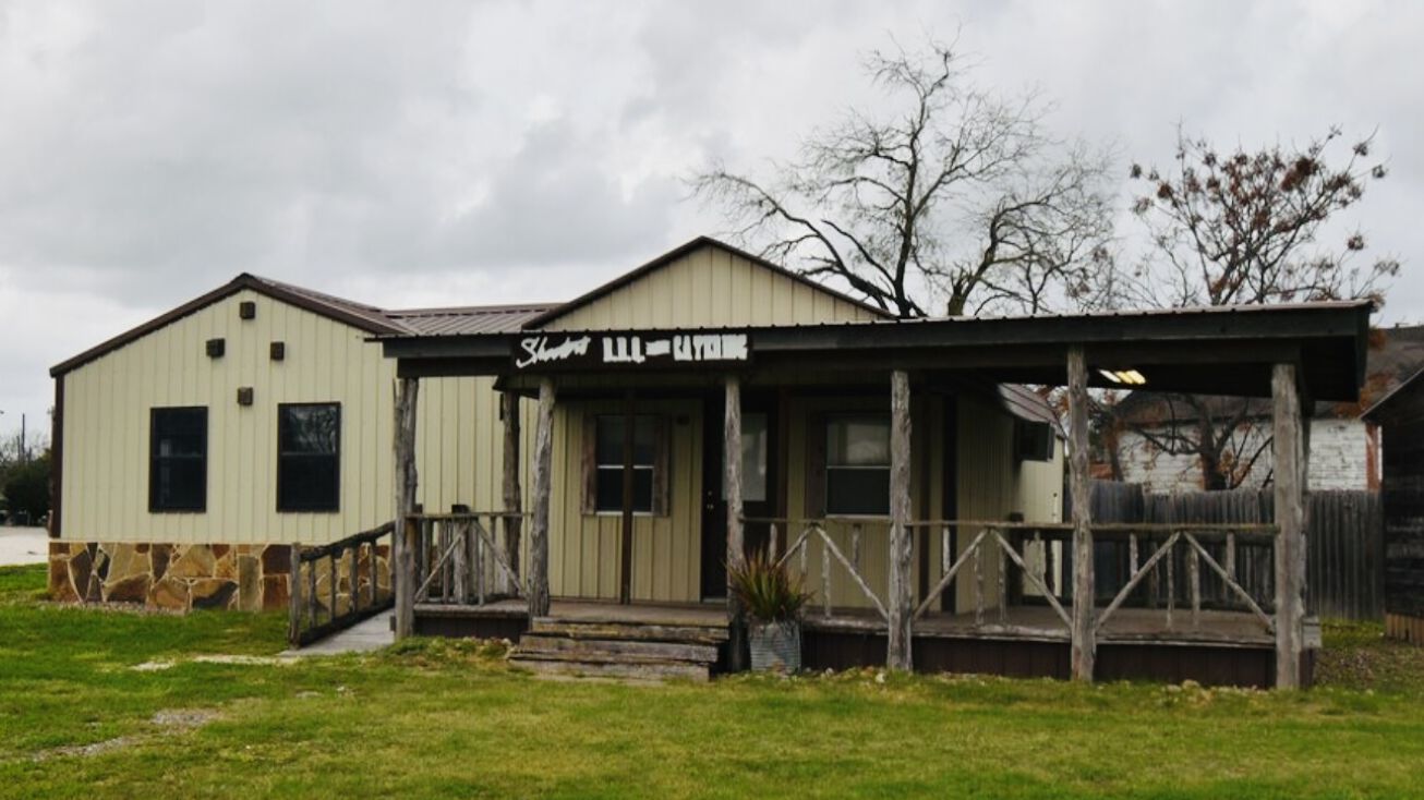 217 Edwin Ave, Agua Dulce, TX 78330 | Crexi.com