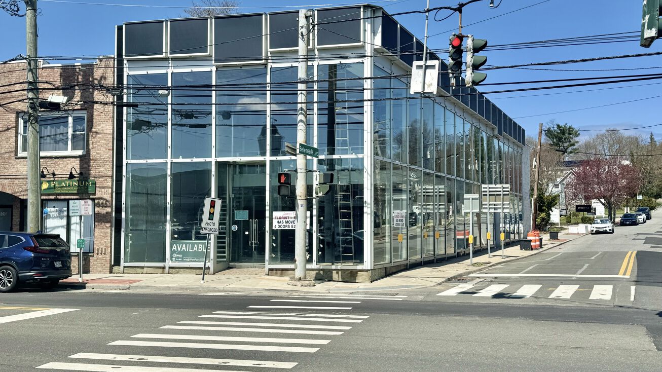 115 E Main St, Smithtown, NY 11787 | Crexi.com