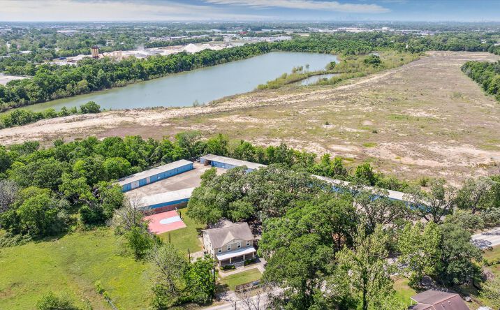 5530 Allen-Genoa Rd, Houston, TX 77034 | Crexi.com