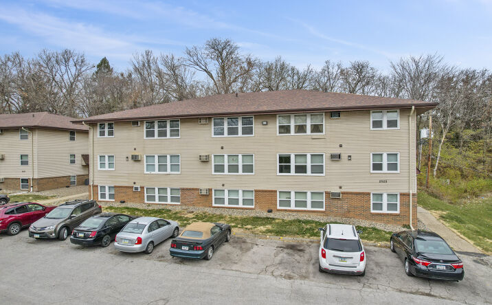2525 Clarkson Ave, Des Moines, IA 50310 | Crexi.com