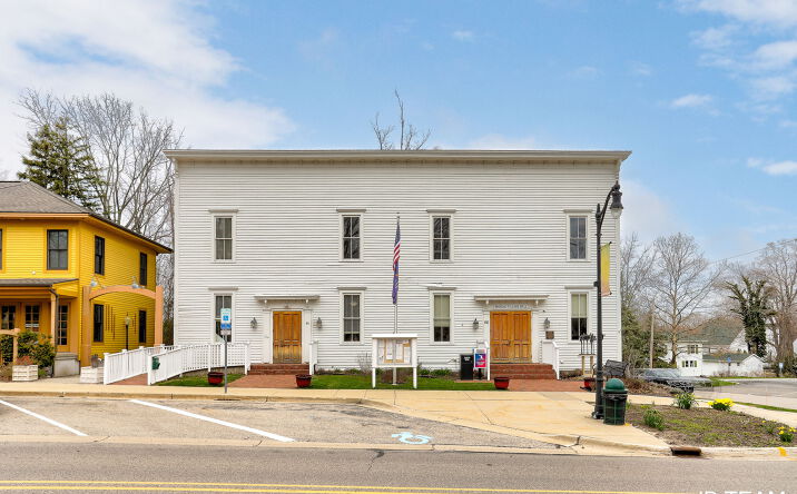 86 W Center St, Douglas, MI 49406 | Crexi.com