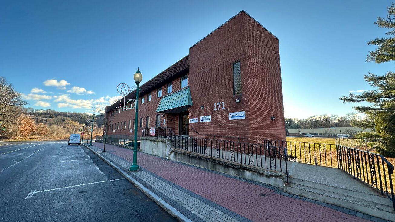 171 Market Square, Newington, CT 06111 | Crexi.com