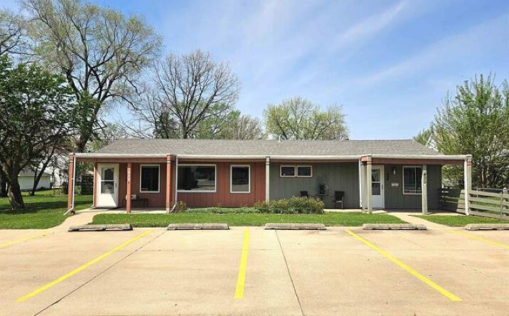 430 N Henderson St, Galesburg, IL 61401 | Crexi.com
