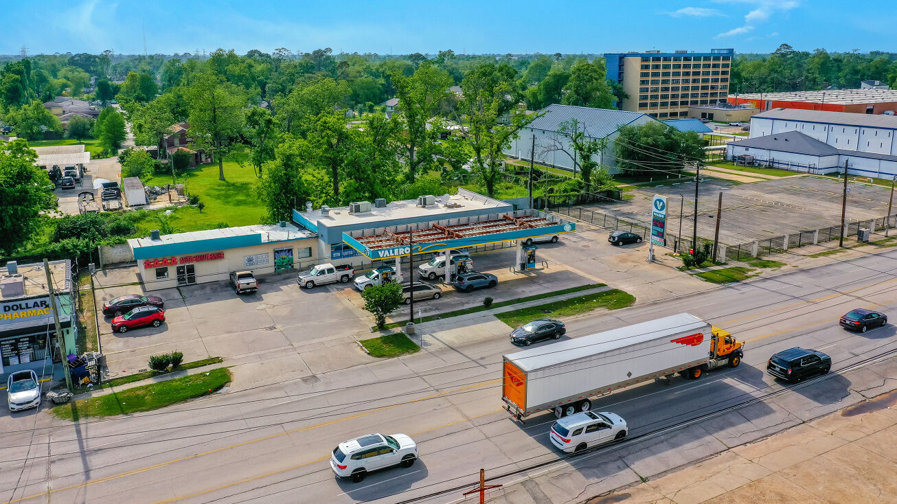 8817 Jensen Dr, Houston, TX 77093 | Crexi.com