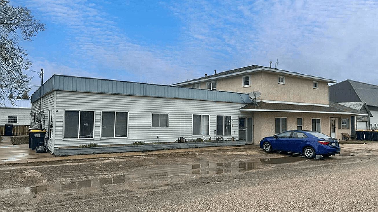 271 Main St NW, New Albin, IA 52160 | Crexi.com