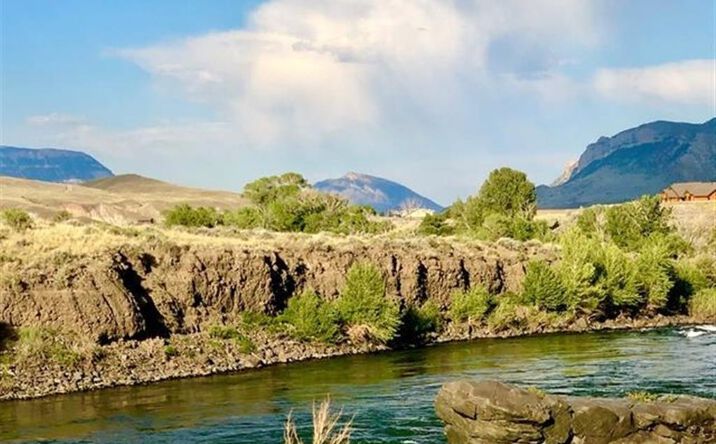 104 Copperleaf Dr, Cody, WY 82414 | Crexi.com