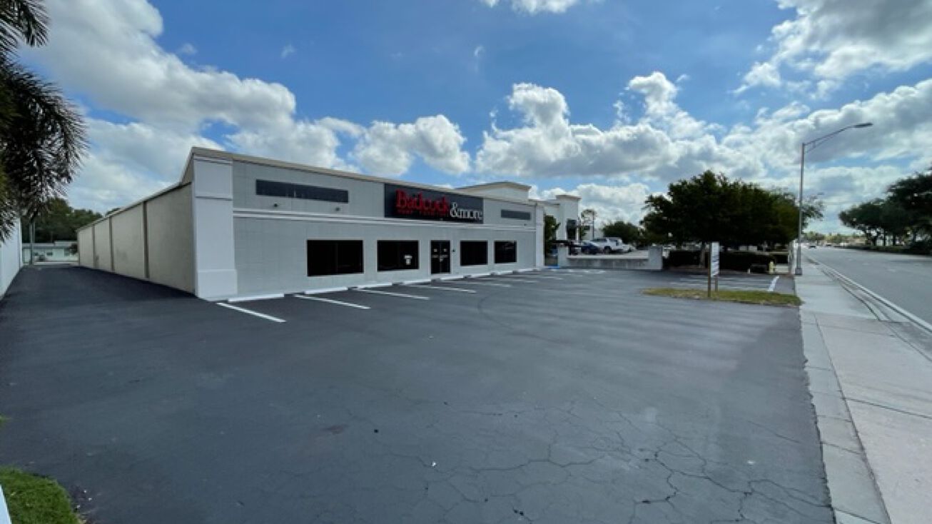 2665 Davis Blvd, Naples, FL 34104 | Crexi.com