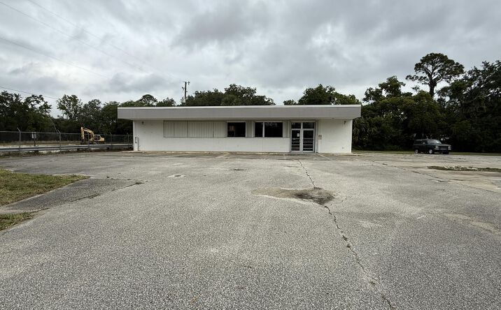 2153 STATE ROAD 44 New Smyrna Beach FL 32168-8358 APN: 7343-06-00-0512 ...