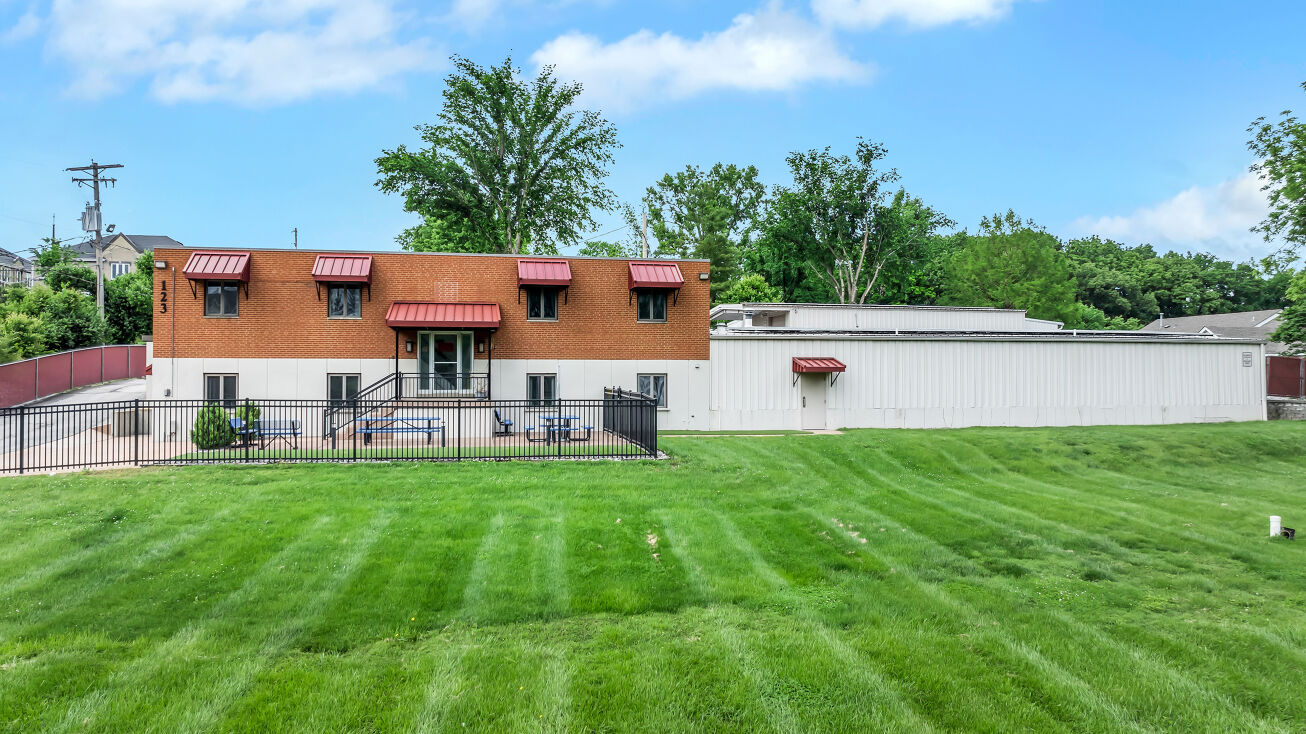 123 Cliff Cave Rd, St. Louis, MO 63129 | Crexi.com