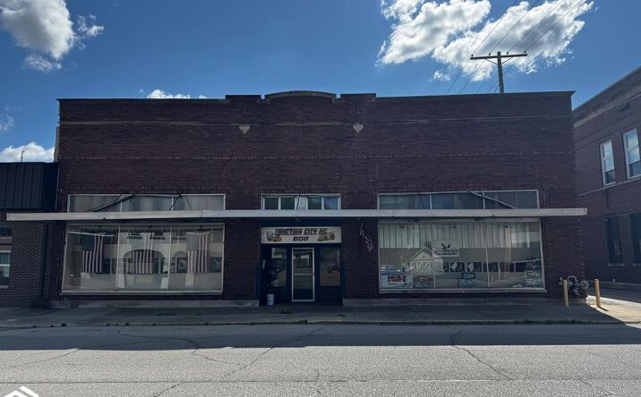 808 Des Moines Street, Webster City, IA 50595 | Crexi.com