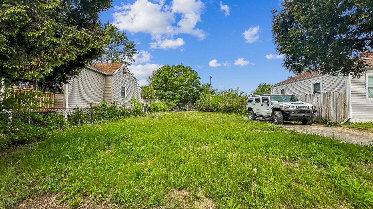 2273 Mcguffey Road, Columbus, OH 43211 | Crexi.com