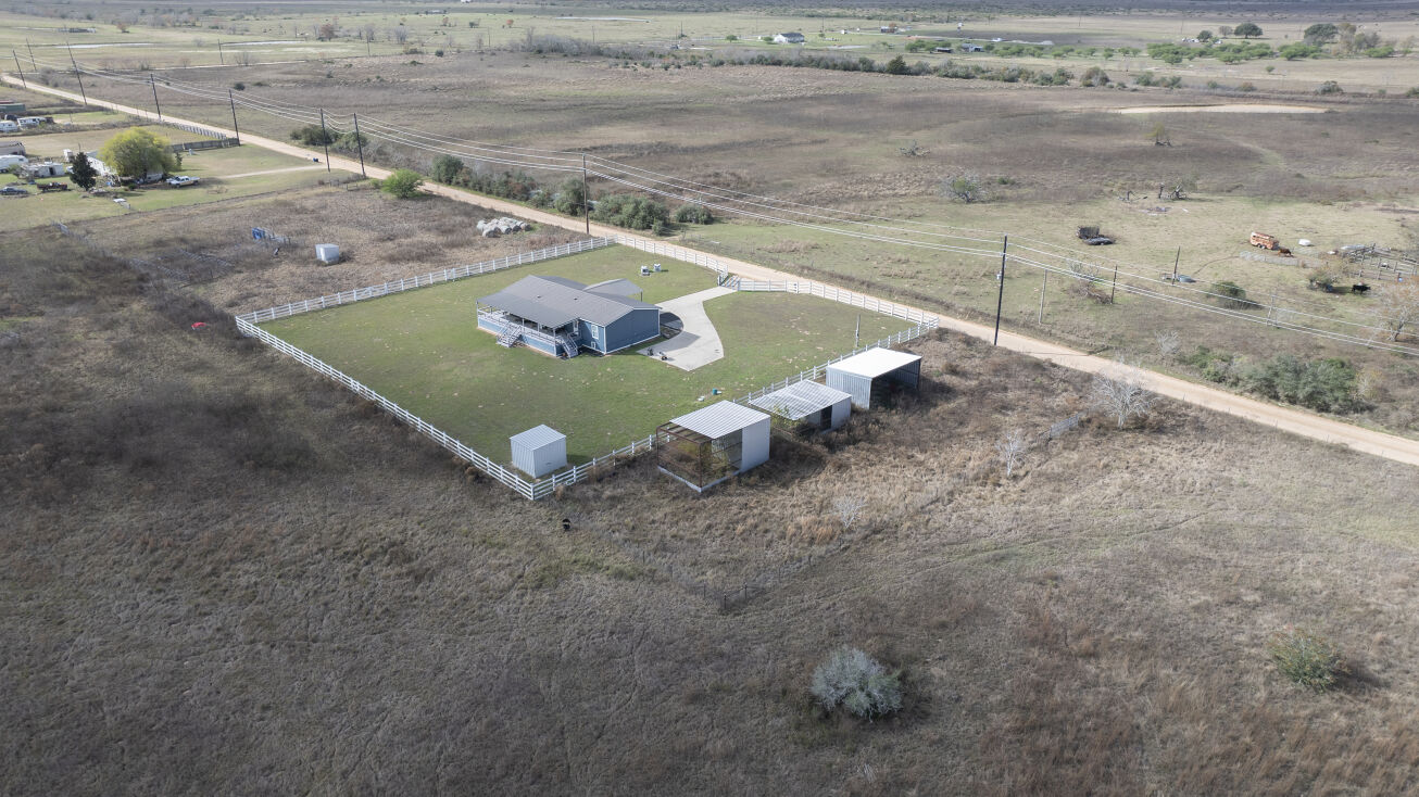 6195 Rexville Rd, Sealy, TX 77474 | Crexi.com